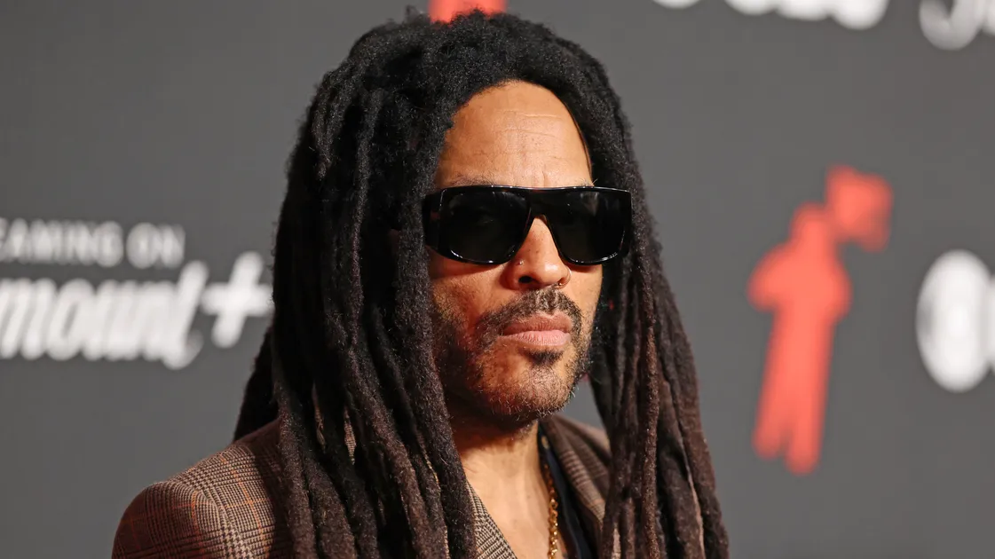 Lenny Kravitz : une fan tire ses dreadlocks lors d'un concert en direct ...