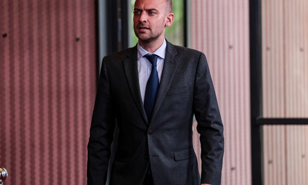 "Jean-Noël Barrot commence le mois sans charisme : quelles conséquences ...